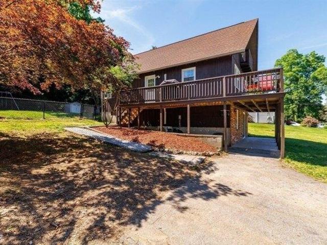 house with 4 bedroom, Dudley MA ES104650212