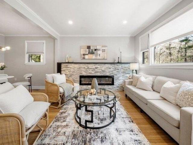 house with 4 bedroom, Duxbury MA DLS102060514