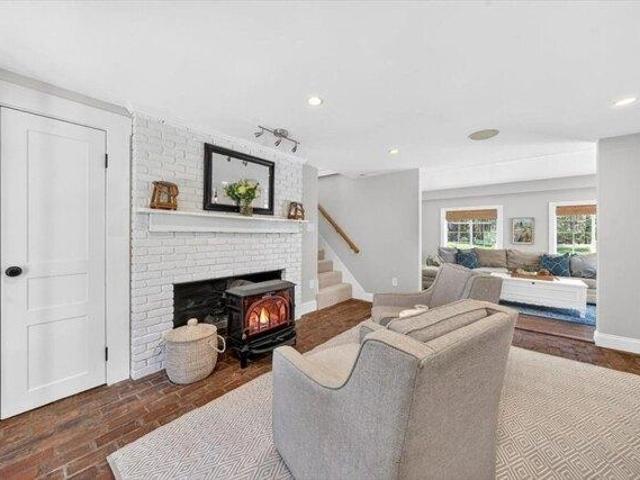 house with 4 bedroom, Duxbury MA DLS102279571