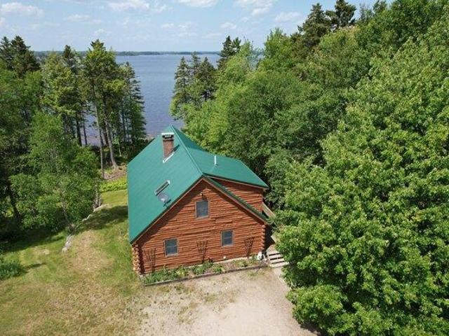 house with 4 bedroom, East Machias ME DLS103034540