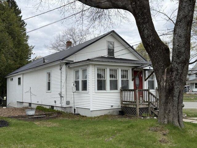 house with 4 bedroom, East Millinocket ME ES104835329