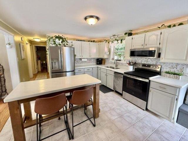 house with 4 bedroom, East Millinocket ME ES105193627