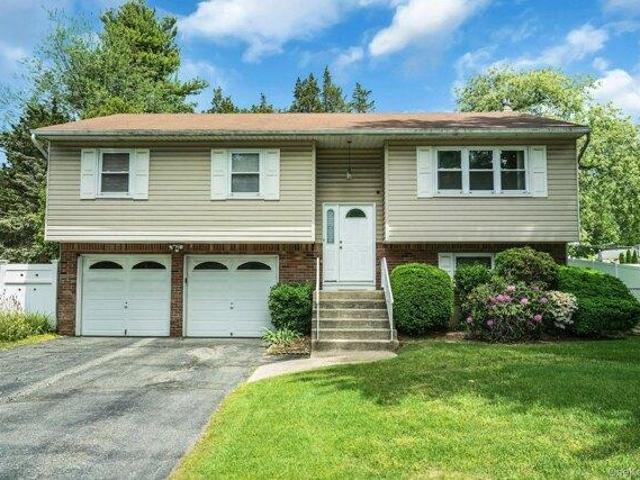 house with 4 bedroom, East Northport NY DS103627011