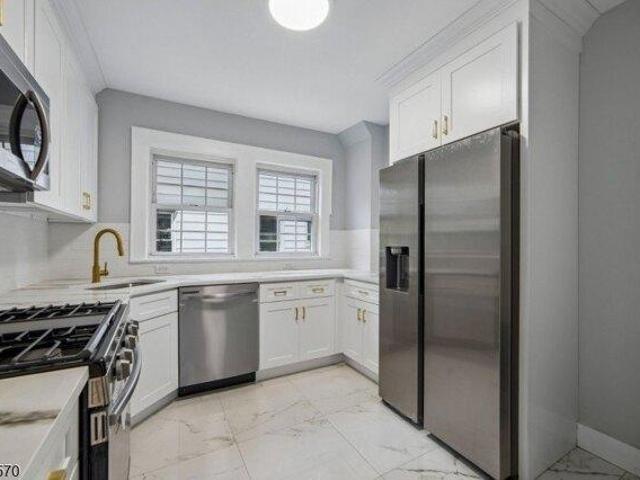 house with 4 bedroom, East Orange NJ ES103620327