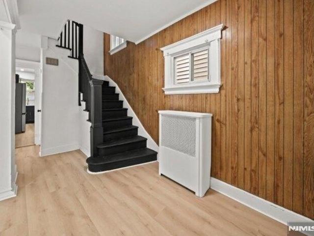 house with 4 bedroom, East Orange NJ ES104760534