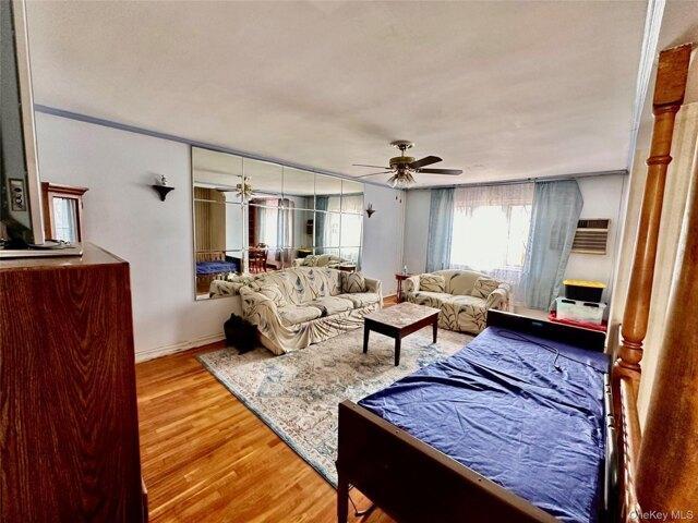 house with 4 bedroom, East Elmhurst NY ES104900332