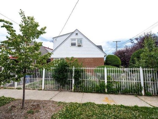 house with 4 bedroom, East Elmhurst NY ES103623905