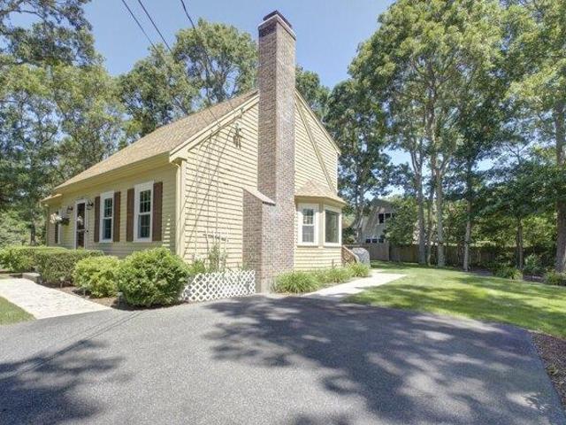 house with 4 bedroom, East Falmouth MA ES104788658