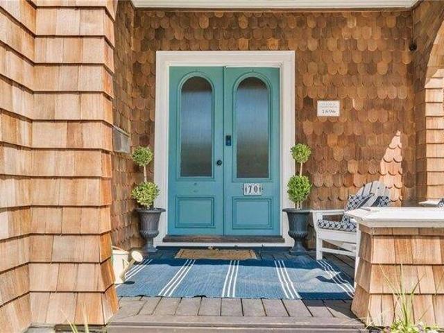 house with 4 bedroom, East Greenwich RI DLS102090184