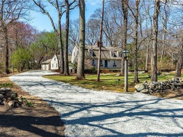 house with 4 bedroom, East Greenwich RI DLS102154498