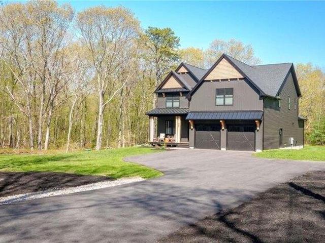 house with 4 bedroom, East Greenwich RI DS102594383