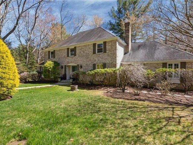 house with 4 bedroom, East Greenwich RI DS102633907