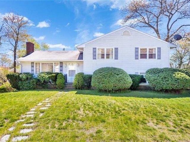 house with 4 bedroom, East Greenwich RI DS102634239