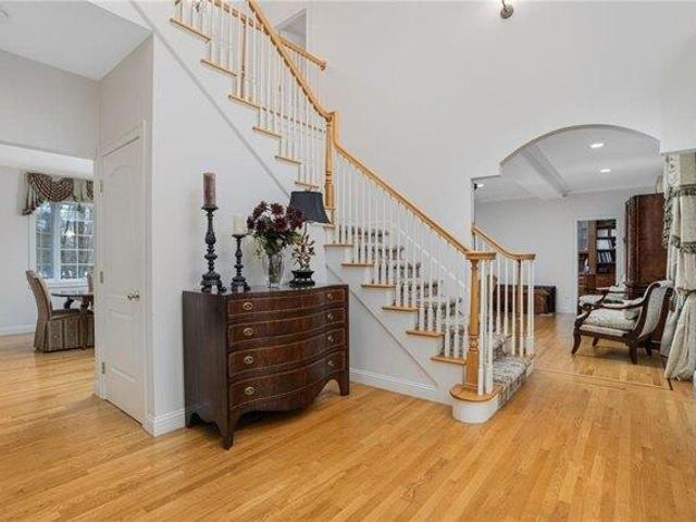 house with 4 bedroom, East Greenwich RI ES103496975