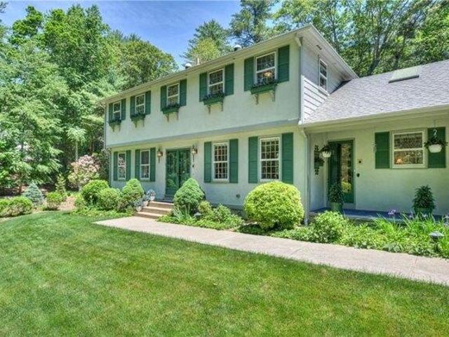 house with 4 bedroom, East Greenwich RI ES104869521