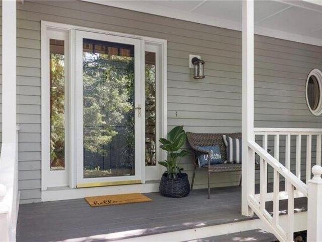 house with 4 bedroom, East Greenwich RI ES105095702