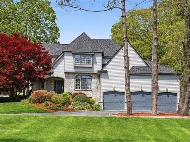 house with 4 bedroom, East Greenwich RI ES105114130