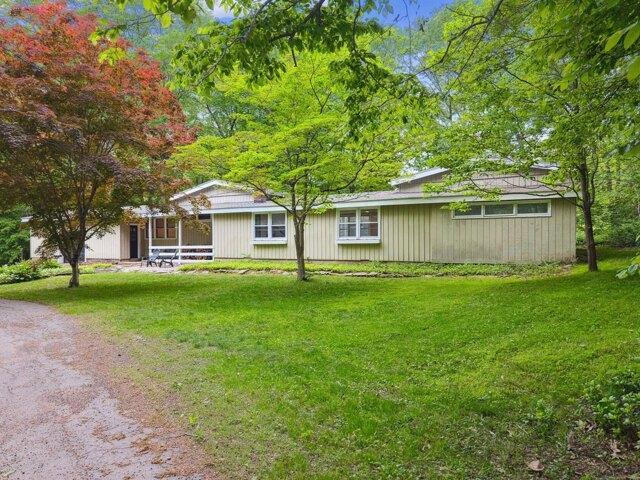 house with 4 bedroom, East Haddam CT ES103125244