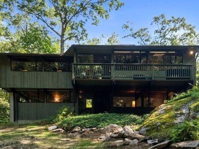 house with 4 bedroom, East Haddam CT ES103437533