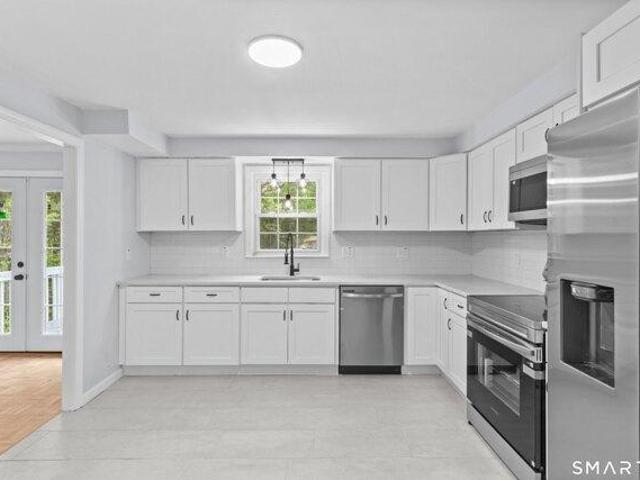 house with 4 bedroom, East Hampton CT DS104074947