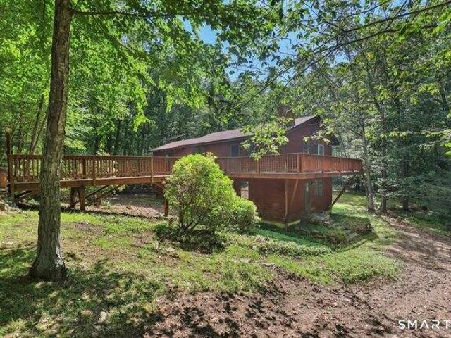 house with 4 bedroom, East Hampton CT DS104075164