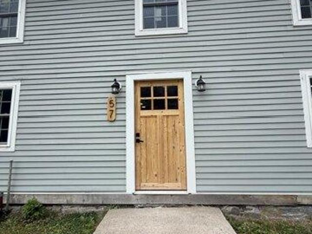 house with 4 bedroom, East Hampton CT DS104076467