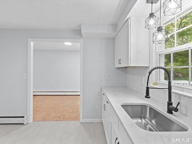 house with 4 bedroom, East Hampton CT ES104571128