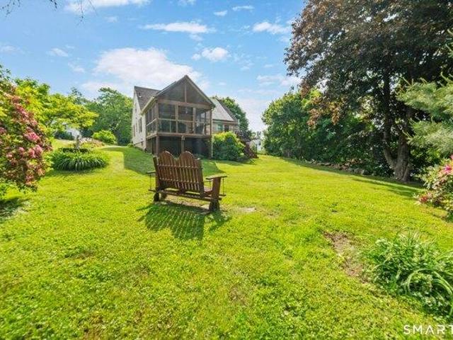 house with 4 bedroom, East Hampton CT ES104078489