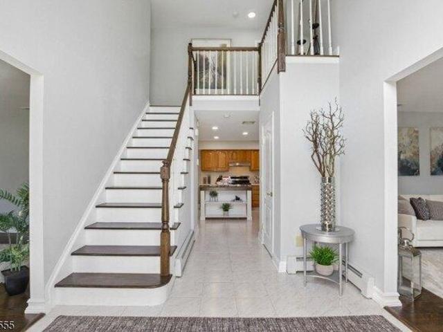 house with 4 bedroom, East Hanover NJ DLS102566284