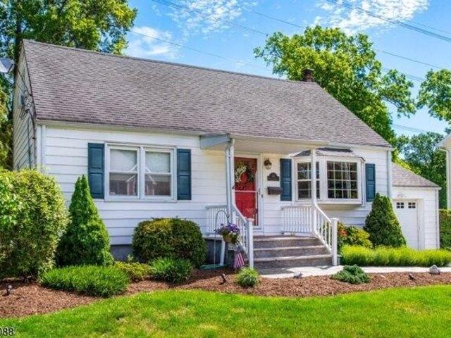 house with 4 bedroom, East Hanover NJ DS104441220
