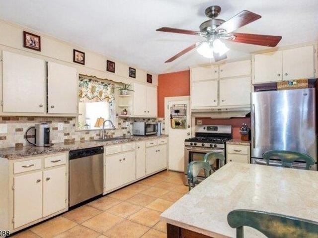 house with 4 bedroom, East Hanover NJ ES104441220