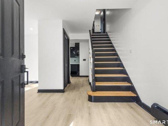 house with 4 bedroom, East Hartford CT DLS101799889