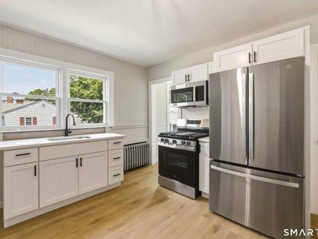 house with 4 bedroom, East Hartford CT DS104112927