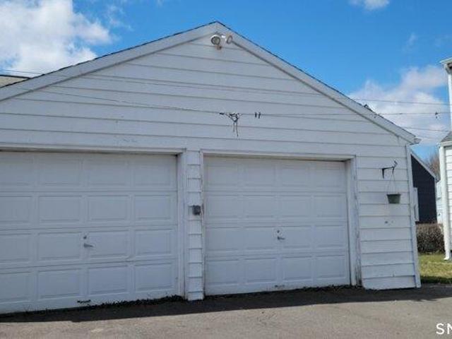 house with 4 bedroom, East Hartford CT ES104297432