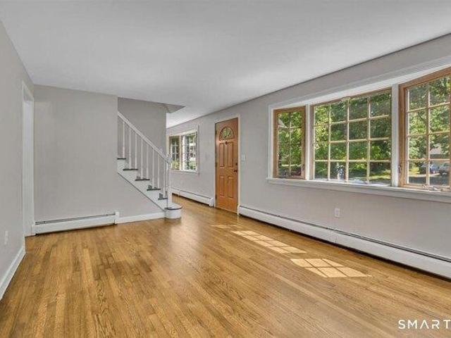 house with 4 bedroom, East Hartford CT ES104377076