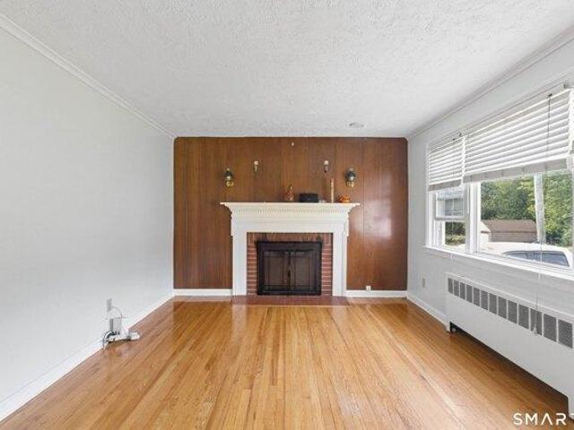 house with 4 bedroom, East Hartford CT ES104848155