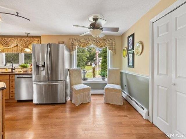 house with 4 bedroom, East Hartford CT ES105189842