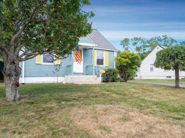 house with 4 bedroom, East Haven CT DLS101657278