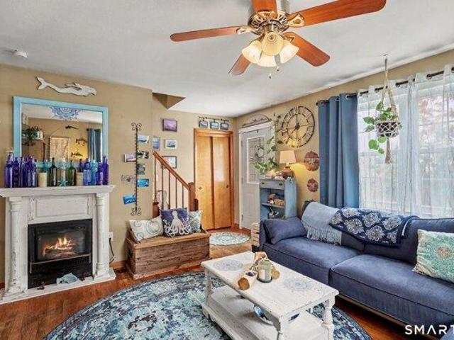 house with 4 bedroom, East Lyme CT ES105173390