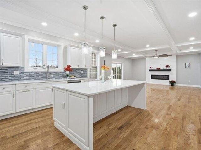 house with 4 bedroom, East Longmeadow MA DS102283766