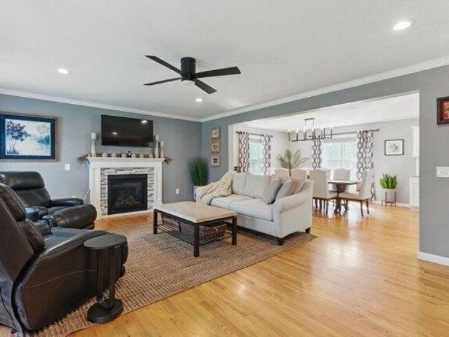 house with 4 bedroom, East Longmeadow MA DS104408762