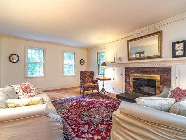 house with 4 bedroom, East Longmeadow MA ES103709768