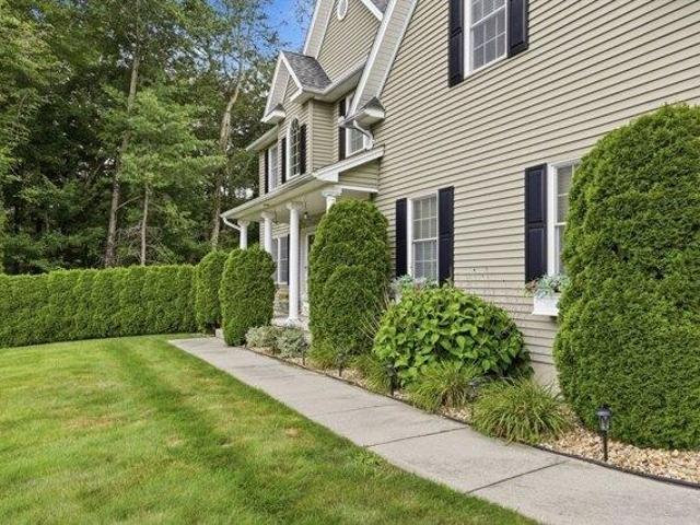 house with 4 bedroom, East Longmeadow MA ES104542205
