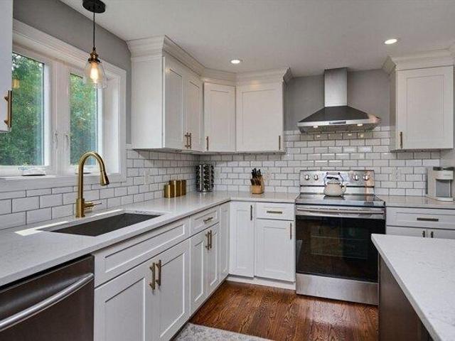 house with 4 bedroom, East Longmeadow MA ES105108947