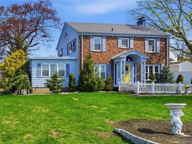 house with 4 bedroom, East Providence RI DS102318167