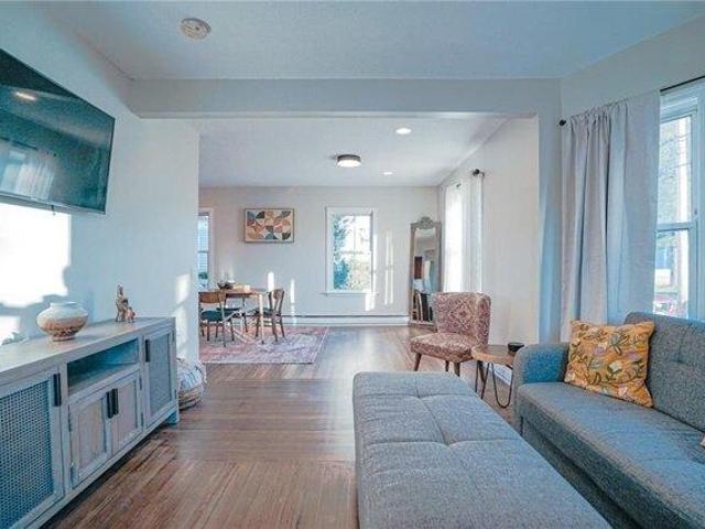 house with 4 bedroom, East Providence RI ES103098497