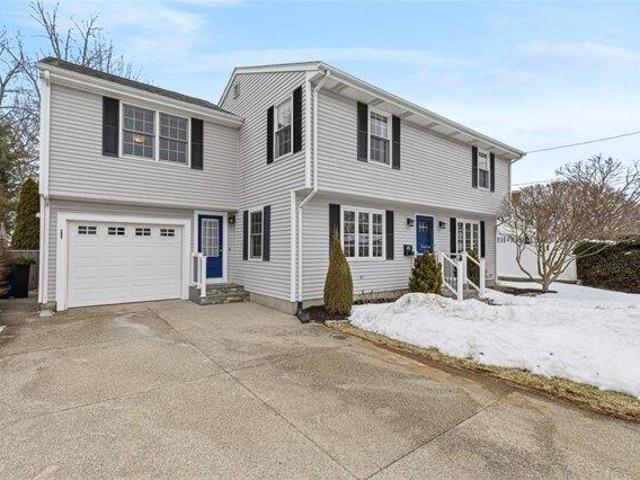 house with 4 bedroom, East Providence RI ES103098757