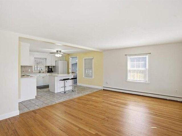 house with 4 bedroom, East Providence RI ES104542852