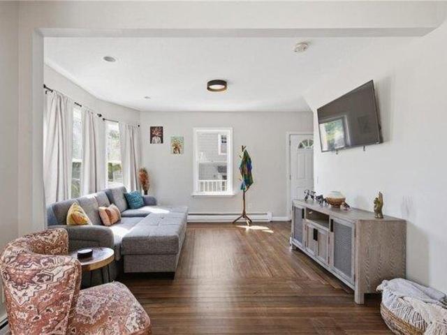 house with 4 bedroom, East Providence RI ES104189490