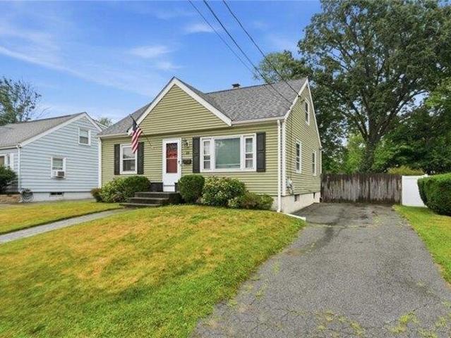 house with 4 bedroom, East Providence RI ES105117694